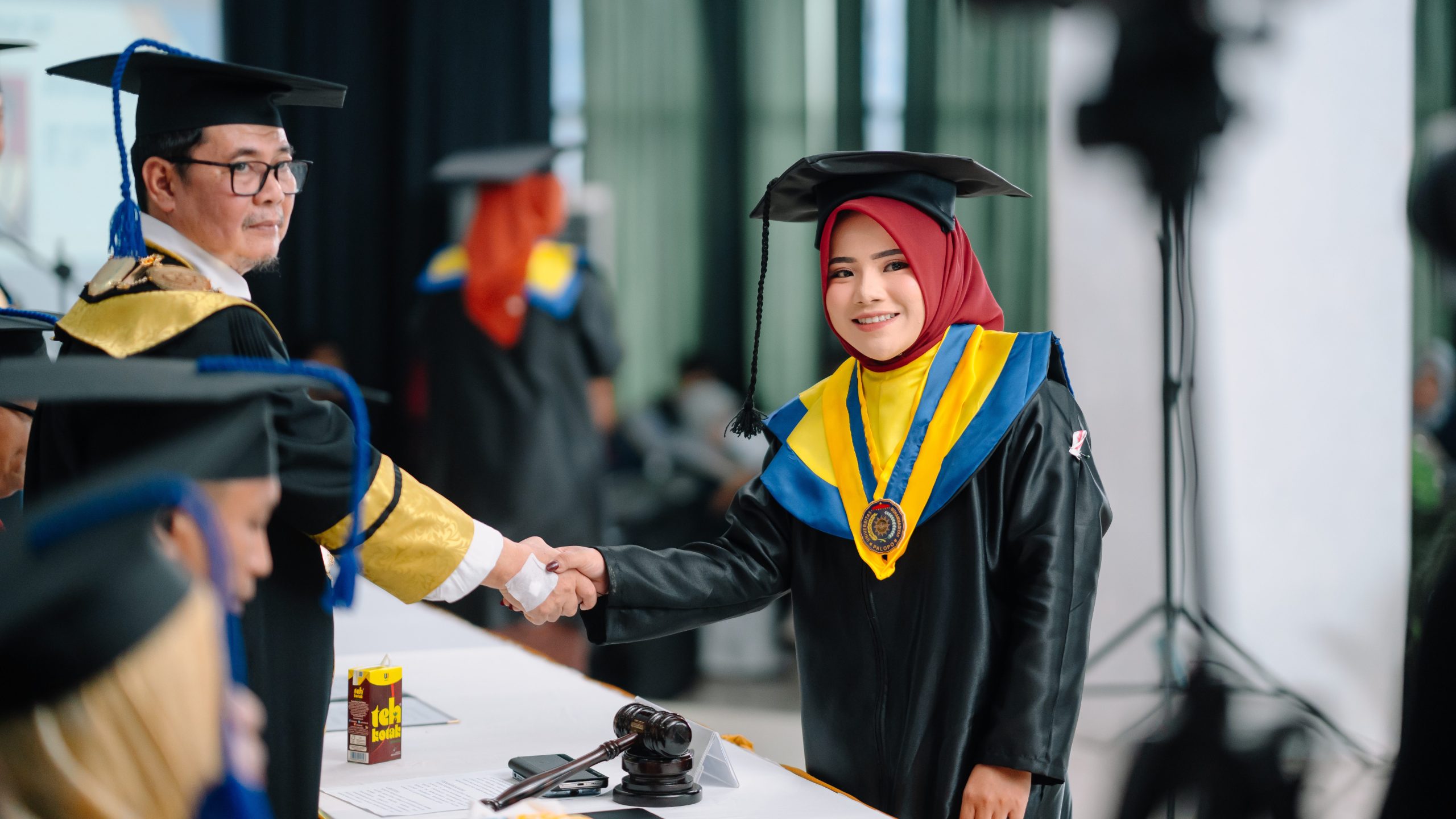 Rektor Kukuhkan 512 Wisudawan Diploma, Sarjana, dan Magister pada ...